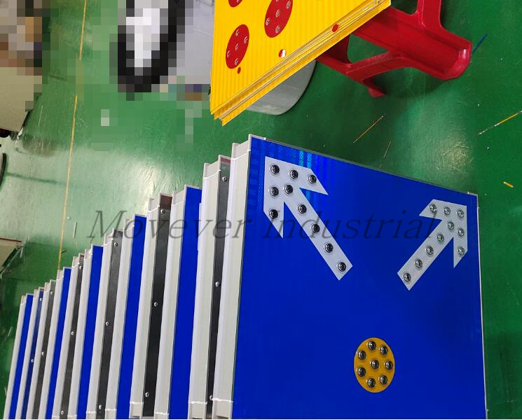 Solar Directional Road Sign Outdoor Light Sign Board Movever solar-directional-road-sign-outdoor-light-sign-board-movever